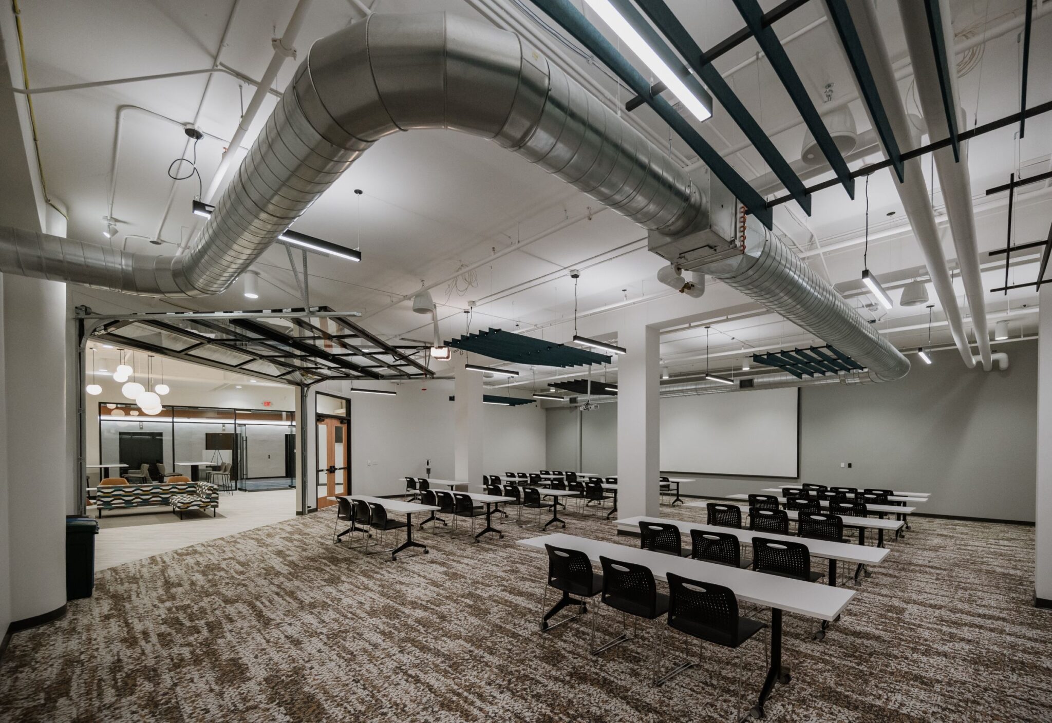 See photos of HUB640 office building in downtown Milwaukee