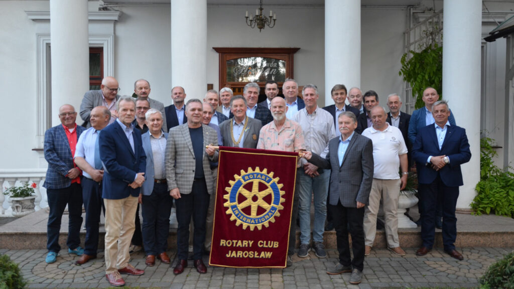 Pay it Forward: Robert Grede delivers $26,000 in medical supplies to ...