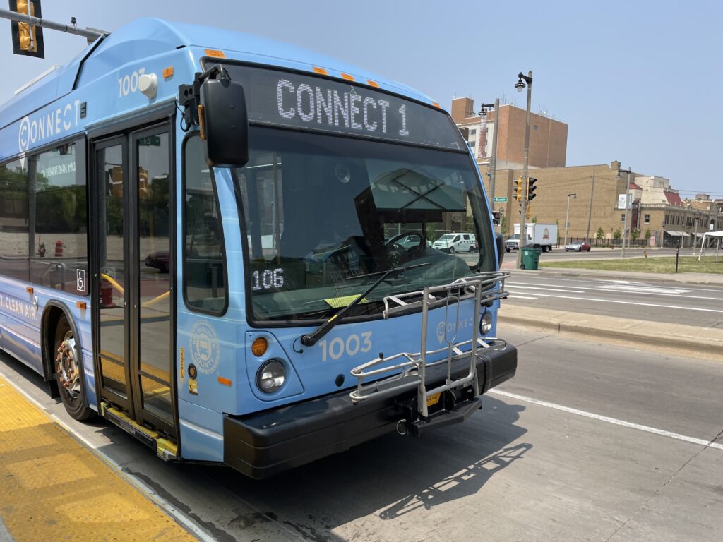 New bus rapid transit line provides 16,800 rides during first week