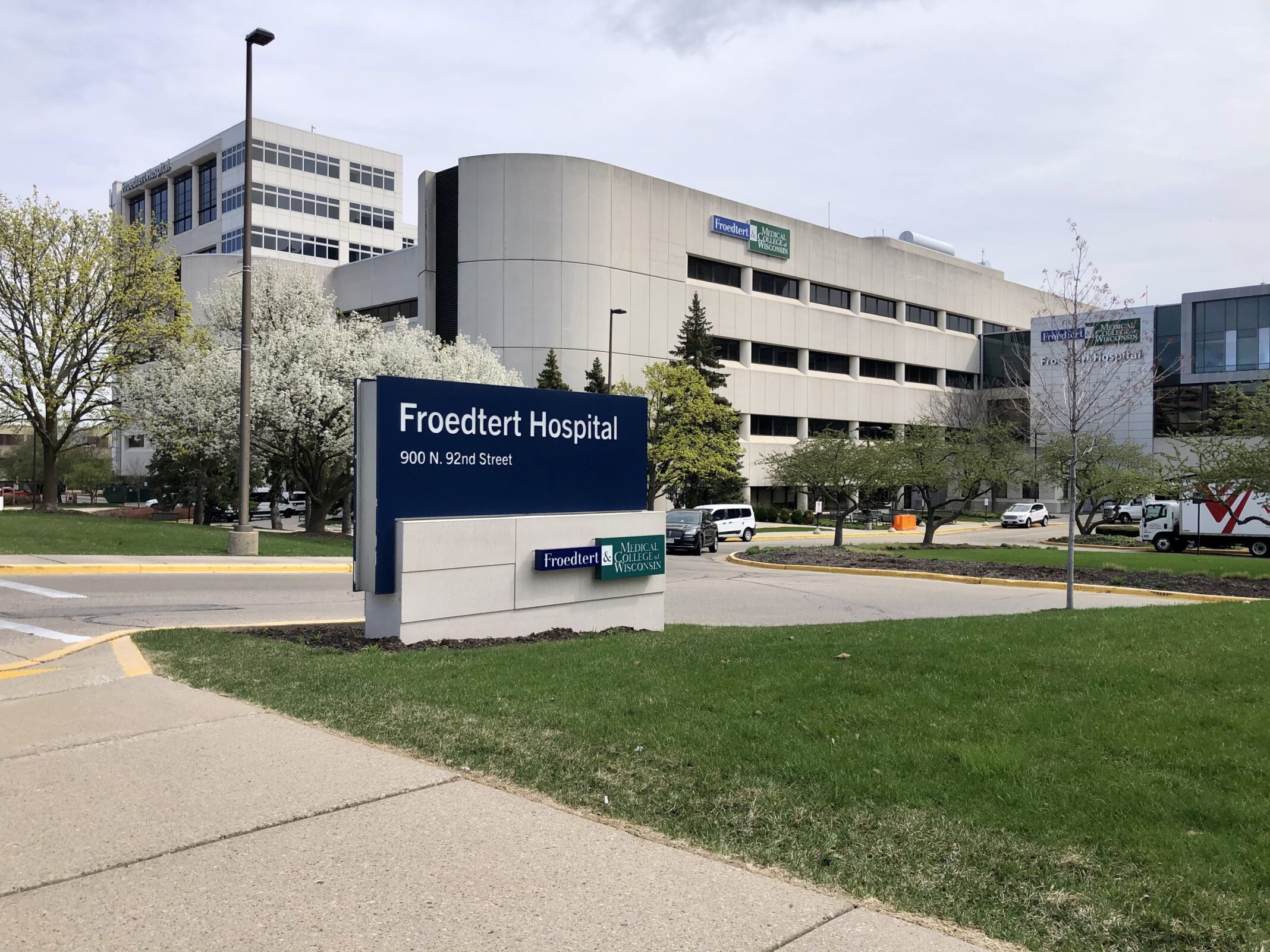 Froedtert buys land south of Children’s Wisconsin Corporate Center for ...