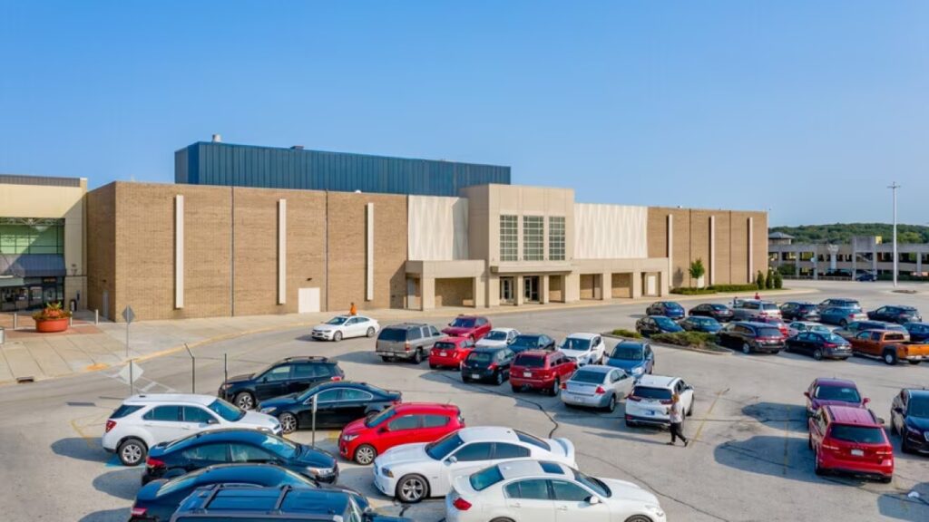 Scheels to open store at former Boston Store space at Mayfair