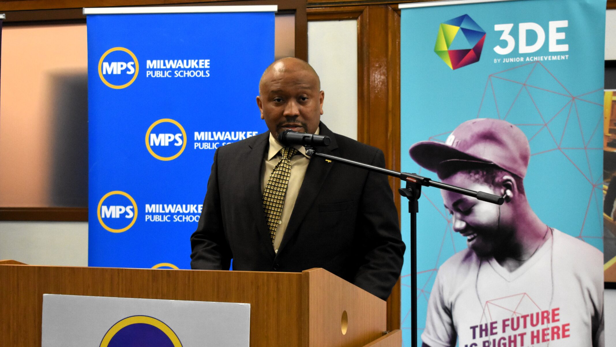 Bay View, Marshall high schools first to utilize Junior Achievement of ...