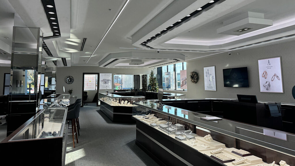 National diamond retailer opens first Wisconsin location, in Wauwatosa
