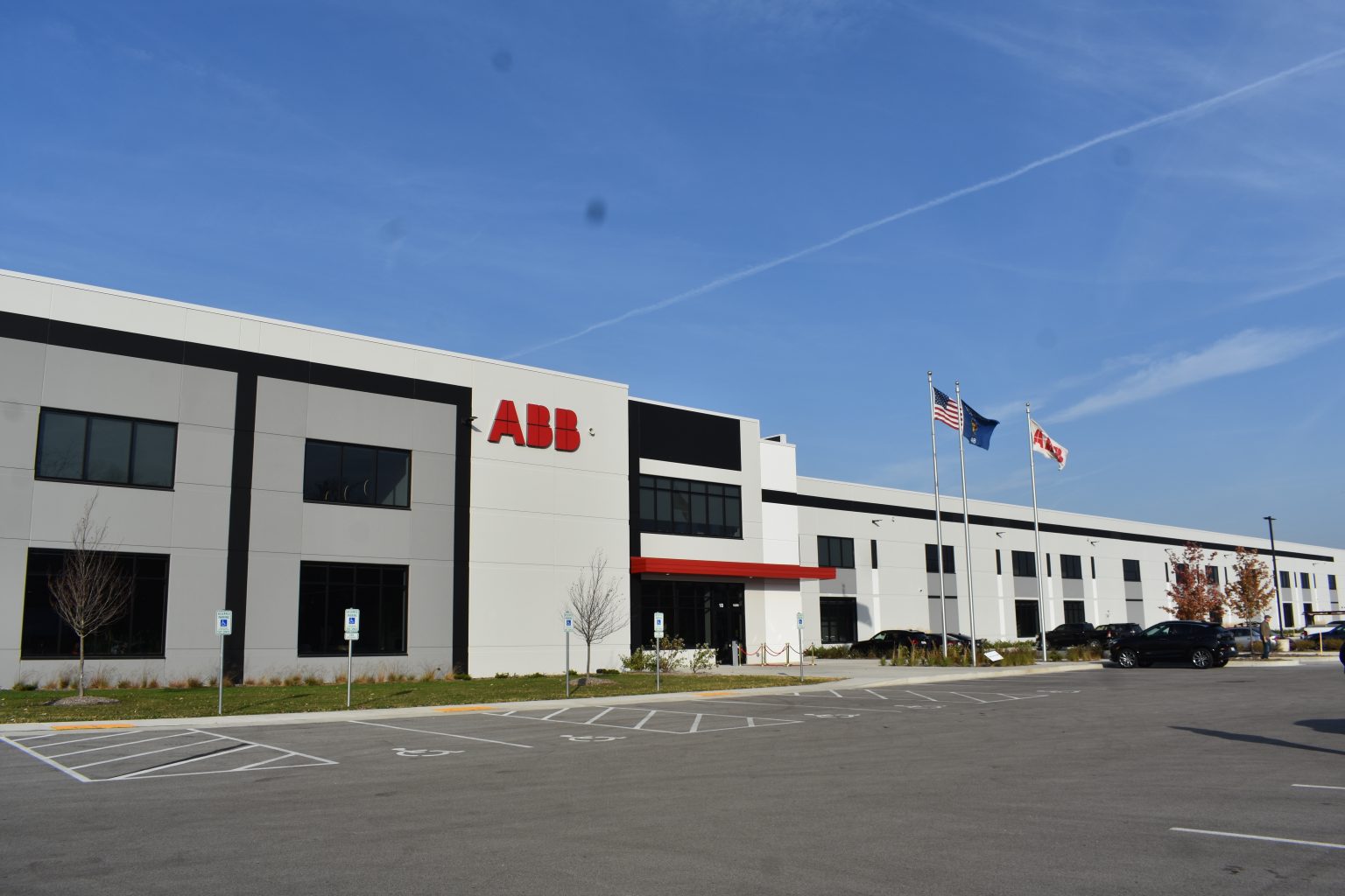 ABB opens new $100 million facility at New Berlin campus