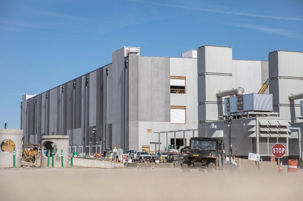 See photos: Construction at Microsoft’s main $3.3 billion data center ...