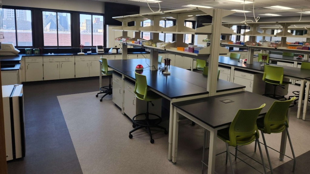 Milwaukee Area Technical College opens new biotech lab and classroom